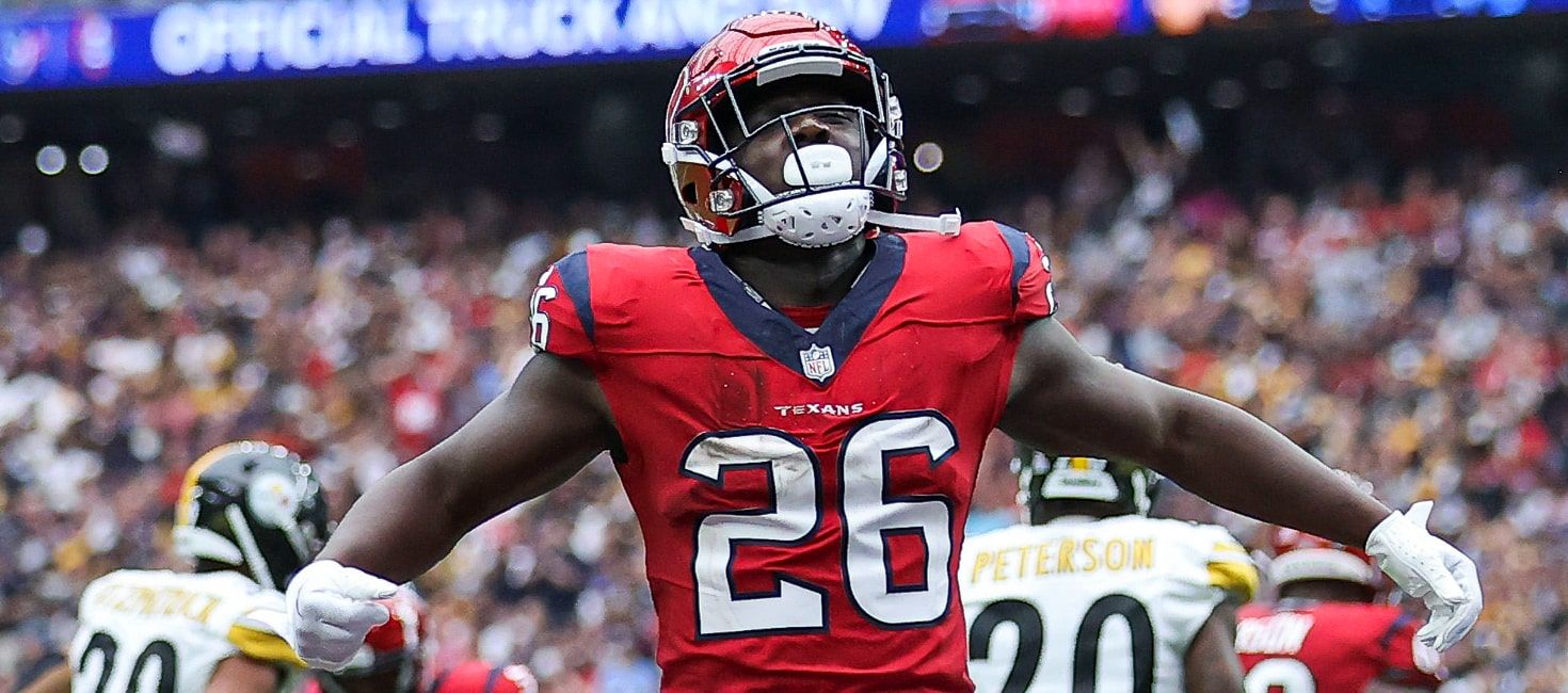 Fantasy Football Heat Index: Chuba Hubbard, Sam Howell, Drake London ...