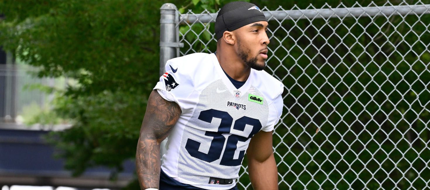 Video: Round-by-Round Draft Picks to Target (2025 Fantasy Football) | FantasyPros